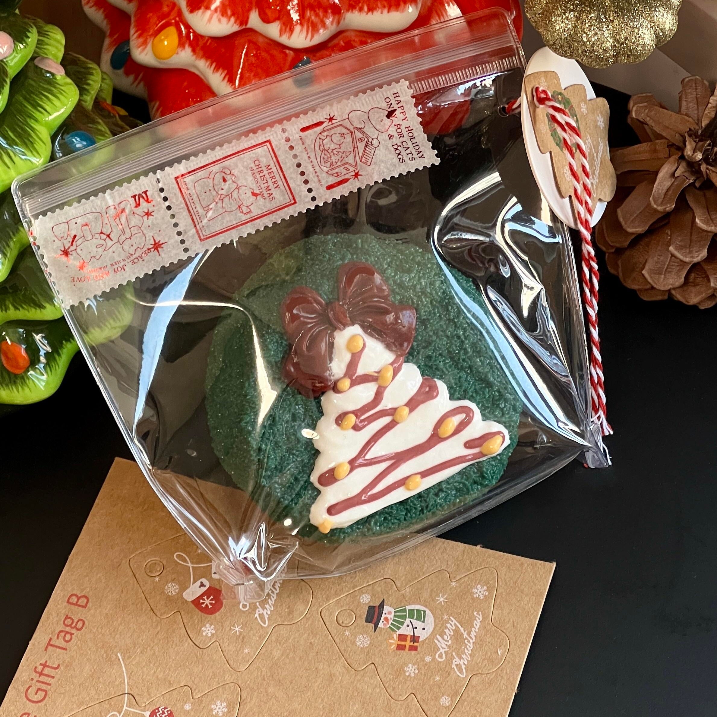 Hand-painted Christmas Tree Round Toast Squishy – PuPu Land